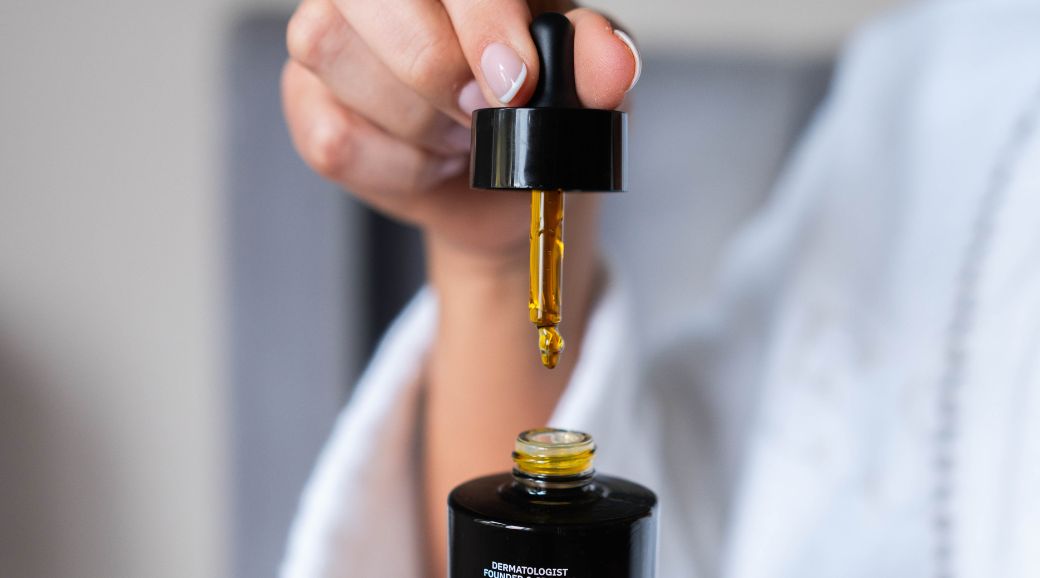 4 game-changing benefits of facial oils – Dermatology M Store